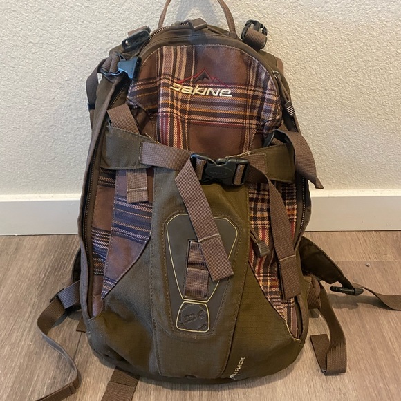 Dakine | Bags | Dakine Backpack | Poshmark